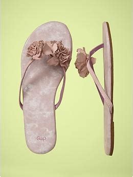 Pin By Melanie Mccormick On My Style Me Too Shoes Flip Flops My Style