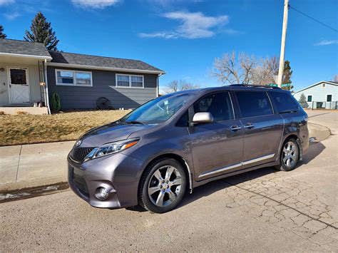 2015 Toyota Sienna · Se Premium Minivan 4d Cars And Trucks Belle