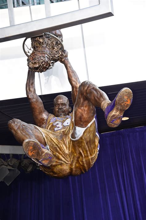 The Big Statue Shaquille Oneal Statue Los Angeles Lakers