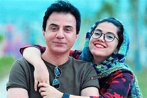 خانواده پرجمعیت عمو پورنگ کنار مادر معروفشان بجز برادر فوت شده اش