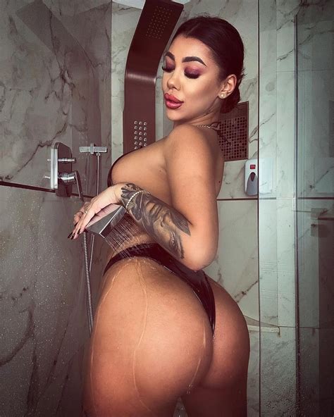 I Love Pleasing Men On A First Date With This Lingerie 4 Pics Xhamster