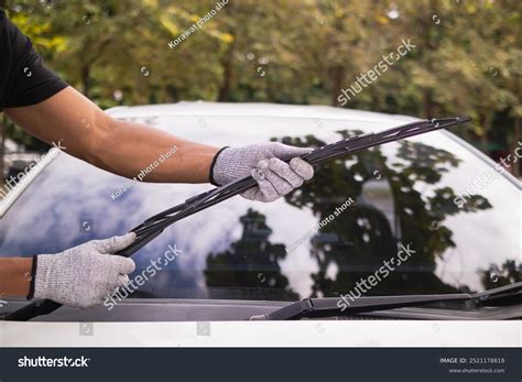 Mechanic Checking Car Wiper Blades Replace Stock Photo 2521178619 Shutterstock