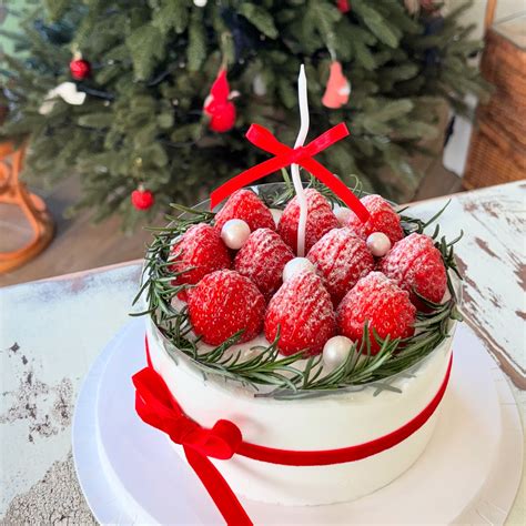 홈케이크홈 울산디저트카페 울산케이크 울산카페 크리스마스 케이크🎂♥️ ️딸기 생크림 1호 43000원 🤎초코 딸기 1호 45000원 1호 2호 사이즈