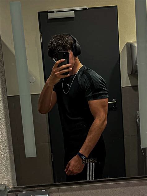 Pin Di Anant Yaduvanshi Su Aesthetic Guys Motivazione Per Palestra