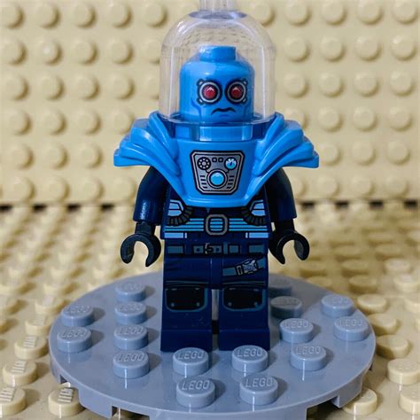 Lego Marvel Mr Freeze Shoulder Ice Armor Minifigure Ice Attack