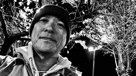 やっぱり五十路の自撮りはやっぱモノクロに限る🤳｜下山和人｜短パン社長ブログ