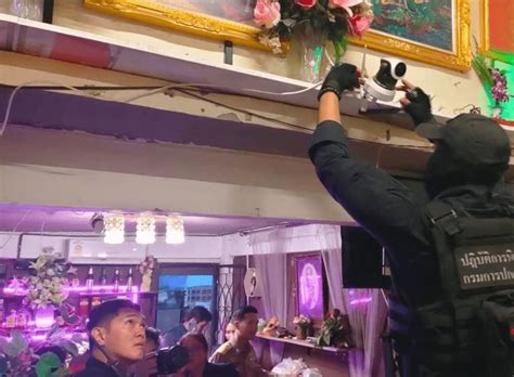 บุกจับ คาราโอเกะ กลางกรุง แฝงค้ากามเด็ก ช่วยเหลือเด็กสาวได้ 2 คน