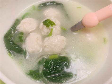 【不足20块钱可以搞定的鱼丸汤的做法步骤图】我是常家二小姐你们都别跟我争下厨房