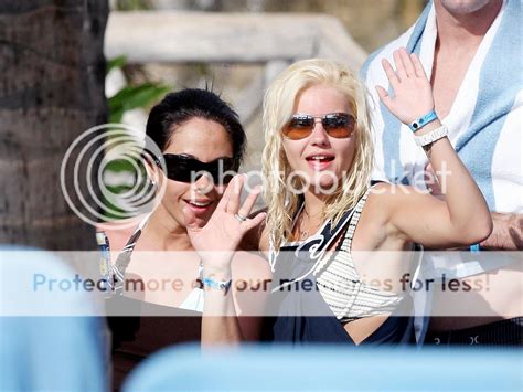 Celebrity Paparazzi Bikini Elisha Cuthbert