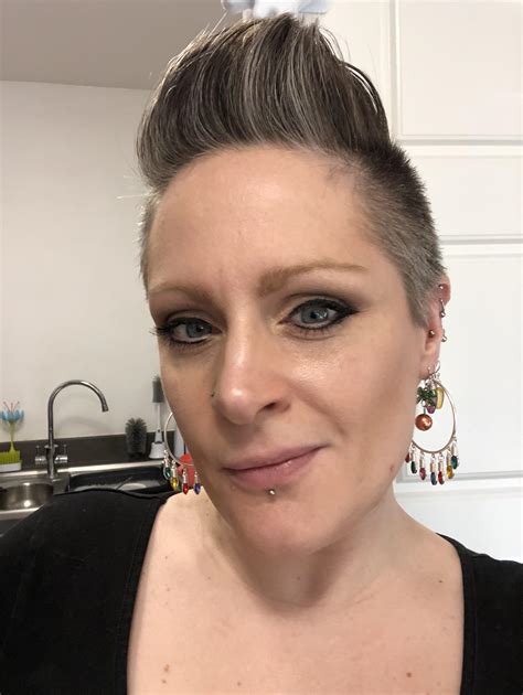 Why Do Lesbians Rush To Get Engaged Married R Actuallesbiansover25