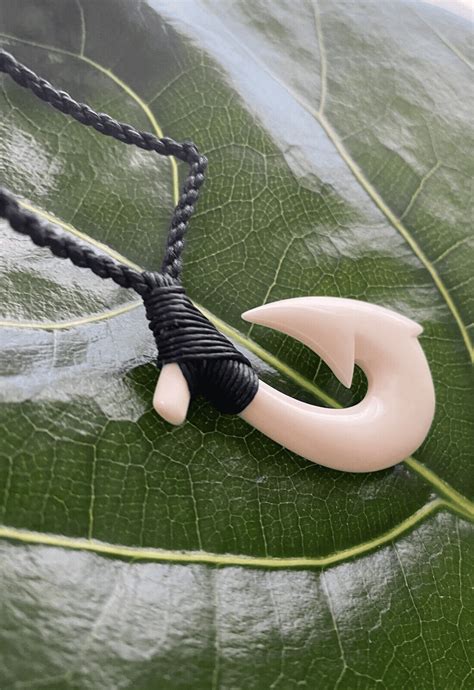Hawaiian Fish Hook Necklace Authentic Bone Carved Pendant Hawaii Star