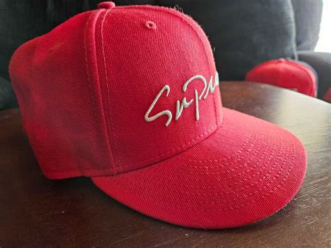 New Era × Supreme Supreme Classic Script Hat Gem
