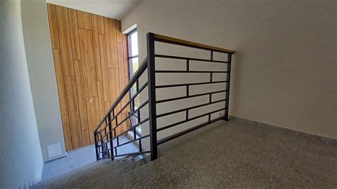 Модерни вътрешни парапети от метал дърво и стъкло КОЛЕКС