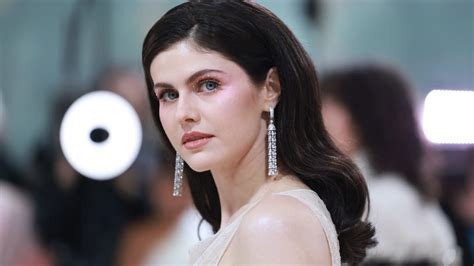 Alexandra Daddario Posed In The Nude On Ig And Fans Went Bonkers