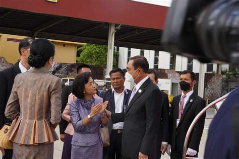 លោក ប្រាយុទ្ធ ចាន់អ៊ូឆានាយករដ្ឋមន្រ្តីថៃ បានចាកចេញពីកម្ពុជាហើយ ក្រោយចូលរួមកិច្ចប្រជុំកំពូលអាស៊ាន