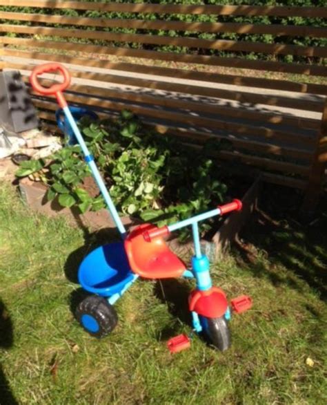 Trehjuling Barn Bortskänkes Stockholm