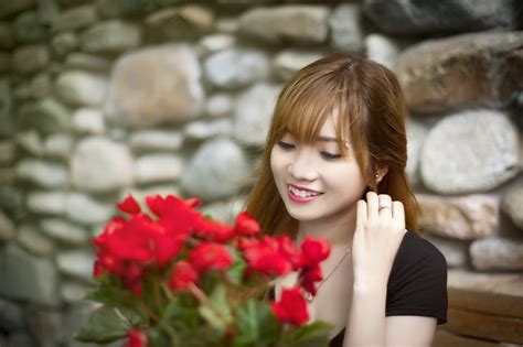 무료 이미지 사람 식물 소녀 여자 사진술 꽃 초상화 봄 빨간 어린이 레이디 드레스 눈 피부 아름다움 인물 사진 4256x2832