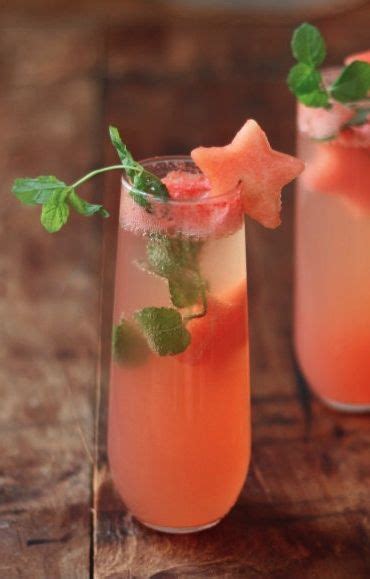9 Idées De Fabuleux Cocktails De Mariage Au Prosecco Pour Remplacer La Coupe De Champagne