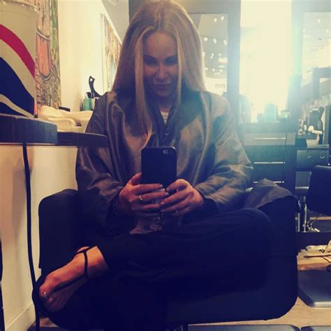 Tawny Kitaens Feet