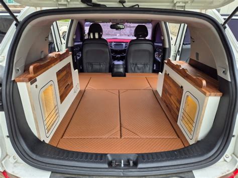 오토튜닝샵 스포티지r 세미캠핑카 이번에는 다크 브라운 백만원대 고퀄리티 캠핑카 제작완성 2인승 캠핑카 튜닝완료 검사기간2년 유지되는 튜닝 탈부착 암막커튼