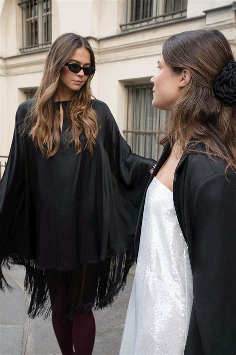 Fringe Poncho Black | NA-KD