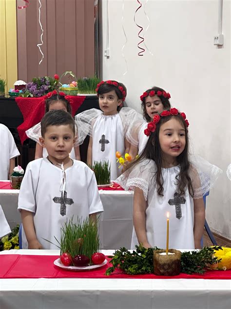 საზეიმო ფორმები• Sazeimo Pormebi იასამნისფერი კაბა ყვავილებიანი ქამრით და აბადოკით 4 5 წლის