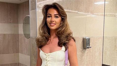 Prison Officer Had Phone Sex With Inmate She Developed Inappropriate