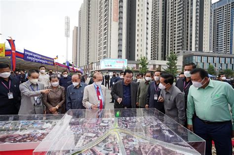 សម្ដេចតេជោ ហ៊ុន សែន ដាស់តឿនអាជ្ញាធរថ្នាក់ក្រោមជាតិ ត្រូវដោះស្រាយបញ្ហាផ្លូវខូច