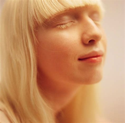 Nastya Kumarova 顔 写真 モデル