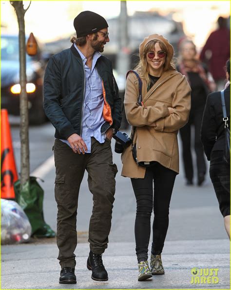 Bradley Cooper And Suki Waterhouse Roam Nyc Before Met Ball Photo