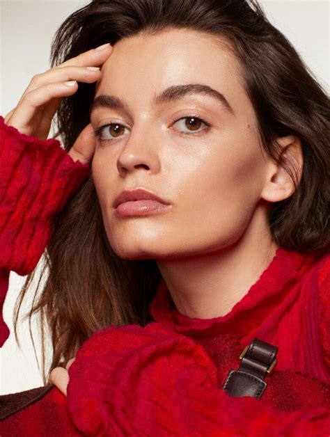 Từng Khổ Sở Vì Da Mụn Chi Chít Sao Sex Education Nhờ 4 Mẹo đã Có Làn Da Láng Mịn Thậm Chí Còn