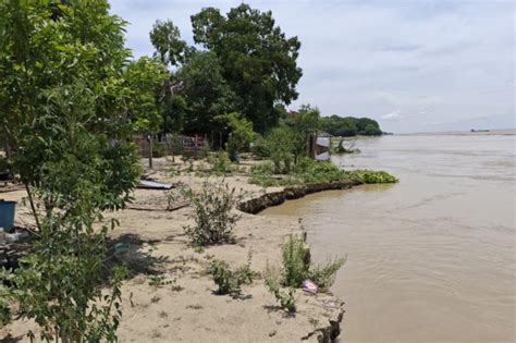 မင်းဘူး စကု မြို့နယ်၌ ဧရာဝတီမြစ်ကမ်းပါးပြိုကျမှုကြောင့် လူနေအိမ် ၇ လုံး ကြိုတင်ပြောင်းရွှေ့ခဲ့ရ