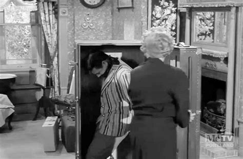 Guys In Trouble Phil Gordon In The Beverly Hillbillies Back To Californy