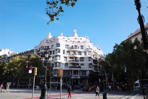 10월초 스페인 바르셀로나 자유여행 Day1 빨간바지 가우디투어 비니투스 몬주익분수 네이버 블로그