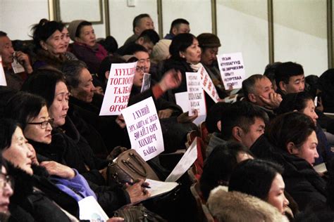 Газрын маргаанаас болж Хүний эрх зөрчигдөж байна