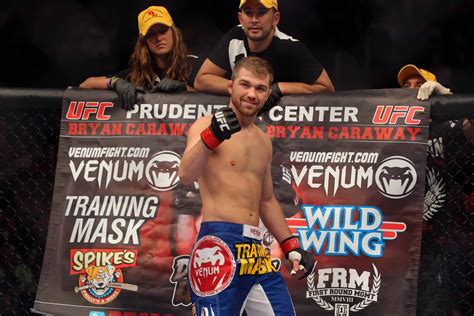 Bryan Caraway Taps Out Erik Perez