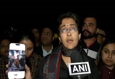 போலீசார் மீது தாக்குதல் தேர்தல் நடத்தை விதிமீறல் அதிஷி உள்ளிட்டோர் மீது வழக்கு