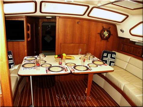 With The 485 Table In Full Open Configuration There Is Plenty Of Room For 6 Or More For Dinner