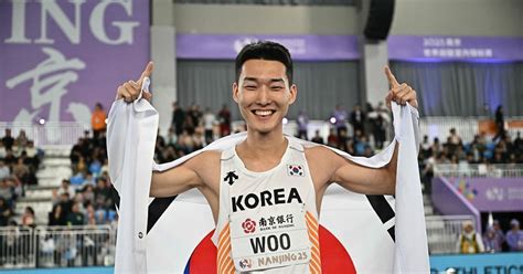 스마일 점퍼 우상혁 3년 만에 세계실내선수권 정상 탈환