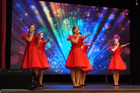 ДАНЮИ В 1976 году во Дворце пионеров города Ростова на Дону на базе клубов «Юный медик «Юный