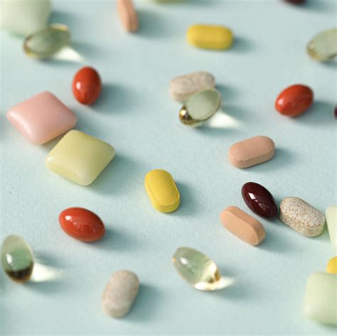 비베카 🤍 확실한 수분충전💧이 필요한 피부라면 비베카 스킨 리밸런싱 앰플을 추천드려요☝ 수분충전엔 왜 비베카 스킨 리밸런싱 앰플일까요 그것은 바로 스킨 리밸런싱