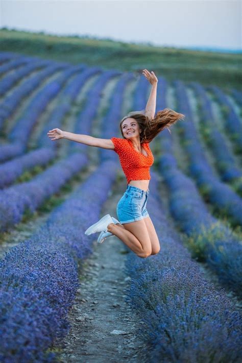 Фото № 29508 Фотографии девушек в миниюбках шортиках красивых платьях чулках колготках