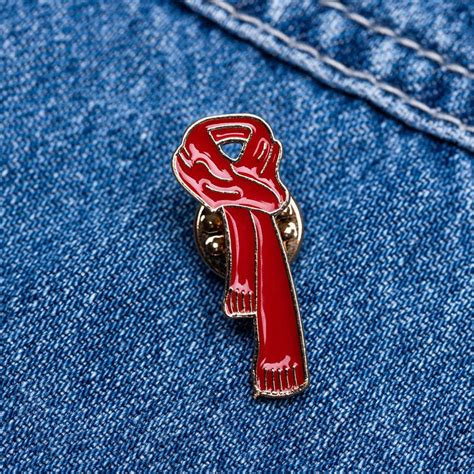 Taylor Swift ‘red Scarf Enamel Pin Distinct Pins