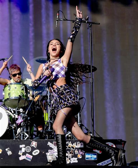 Olivia Rodrigo Live Concert Footage She Knows R Celebrityarmpits