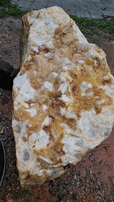 so i found this huge cluster r rockhounding