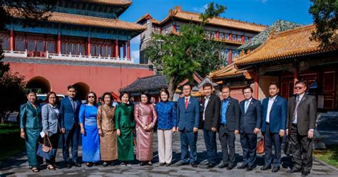 គណៈប្រតិភូជាន់ខ្ពស់រដ្ឋសភានៃព្រះរាជាណាចក្រកម្ពុជាអញ្ជើញទស្សនាអតីតព្រះបរមរាជវំាងចិននៅចំកណ្តាលរដ្ឋ