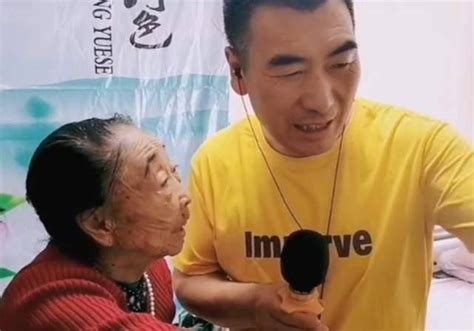 太可怜！85岁马玉琴被曝晚年生活凄凉，亲自去地里捡地瓜吃李玉成年龄老太太