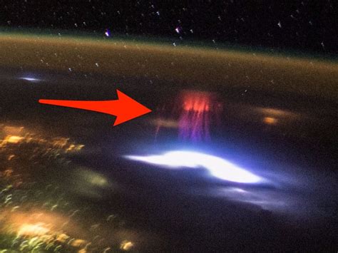 Astronauts Photographed A Rare Image Of A Giant Red Sprite Business Astronauts Photographed A Rare Image Of A Giant Red Sprite Business
