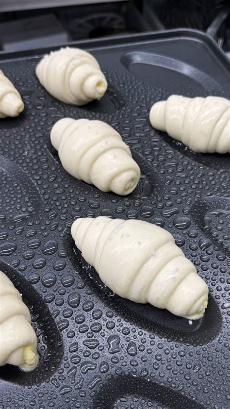 잡담 소금빵 만들때 물뿌리는거 알고 있었어 인스티즈instiz 일상 카테고리