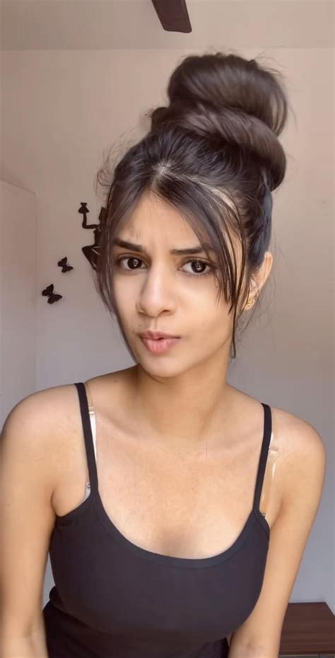 Aishwarya Harishankar 🥵🥵 Sexy Babe 👅👅 Rinstainfluencers